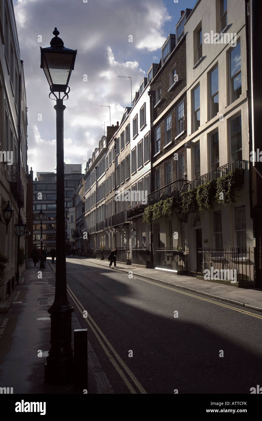 a quiet street in fitzrovia, central london Stock Photo - Alamy