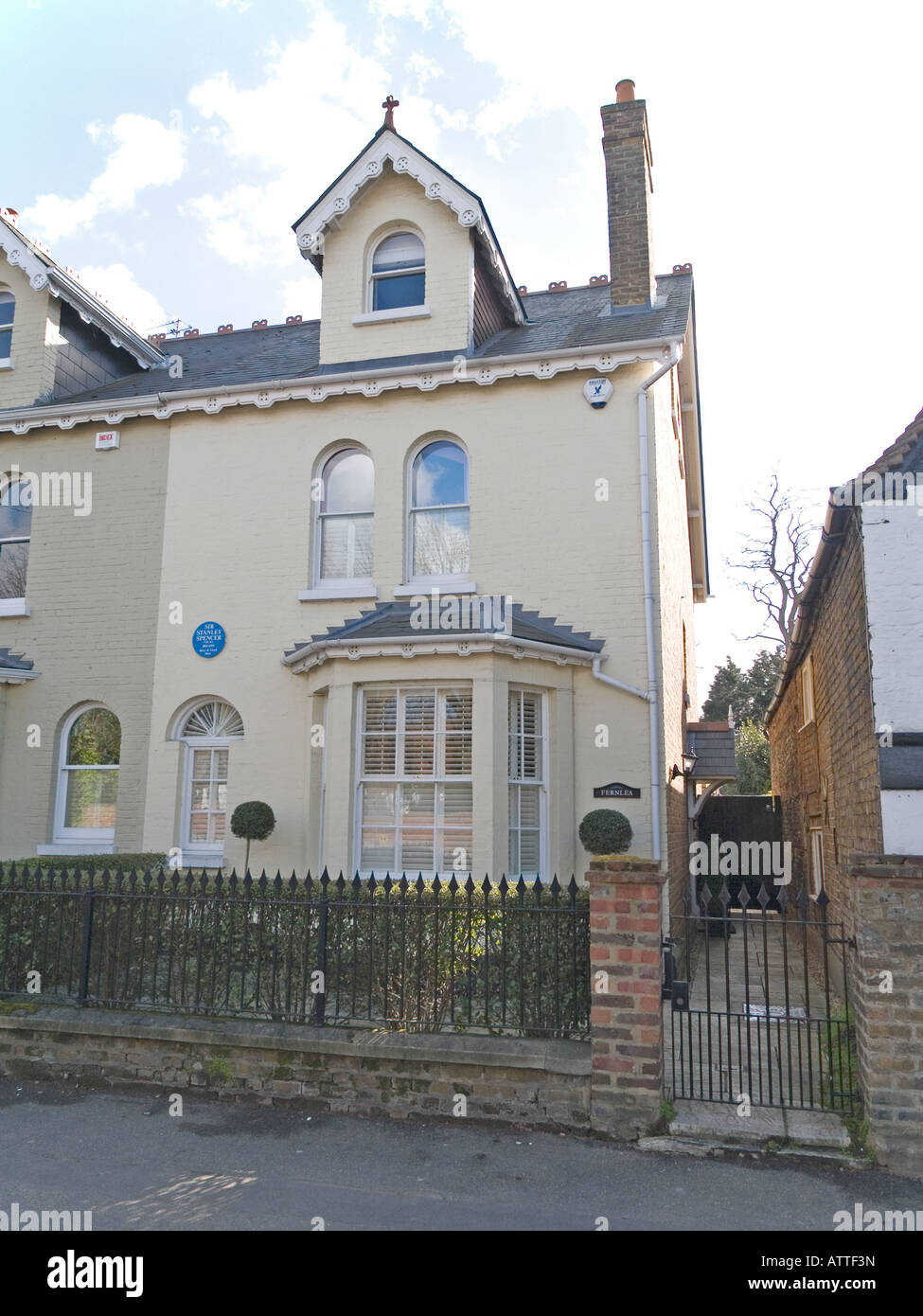 The house in Cookham High Street where Sir Stanley Spencer was born and ...