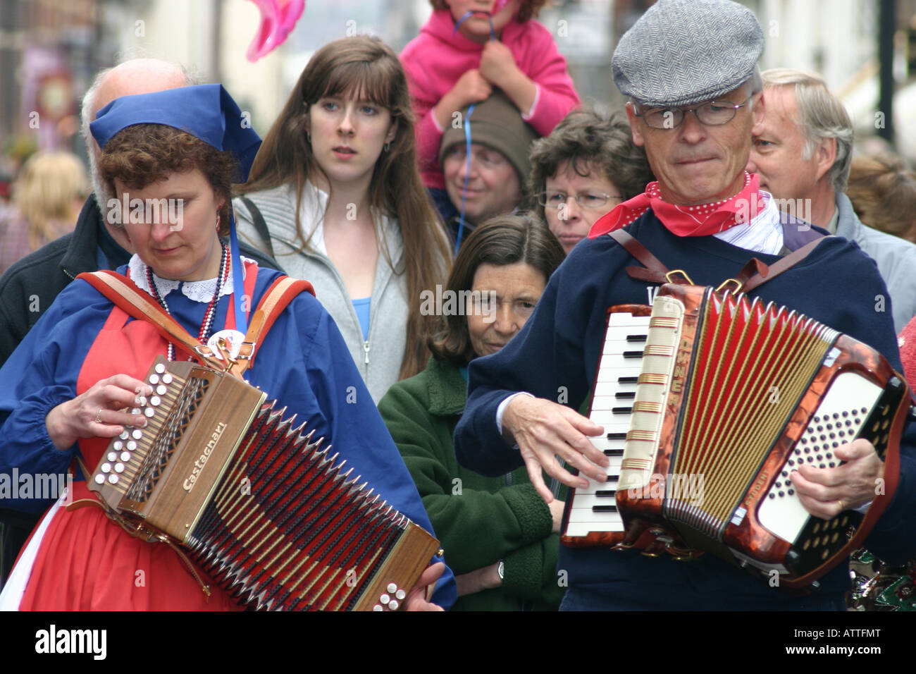 sweeps festival morris accordian players musicians Stock Photo - Alamy
