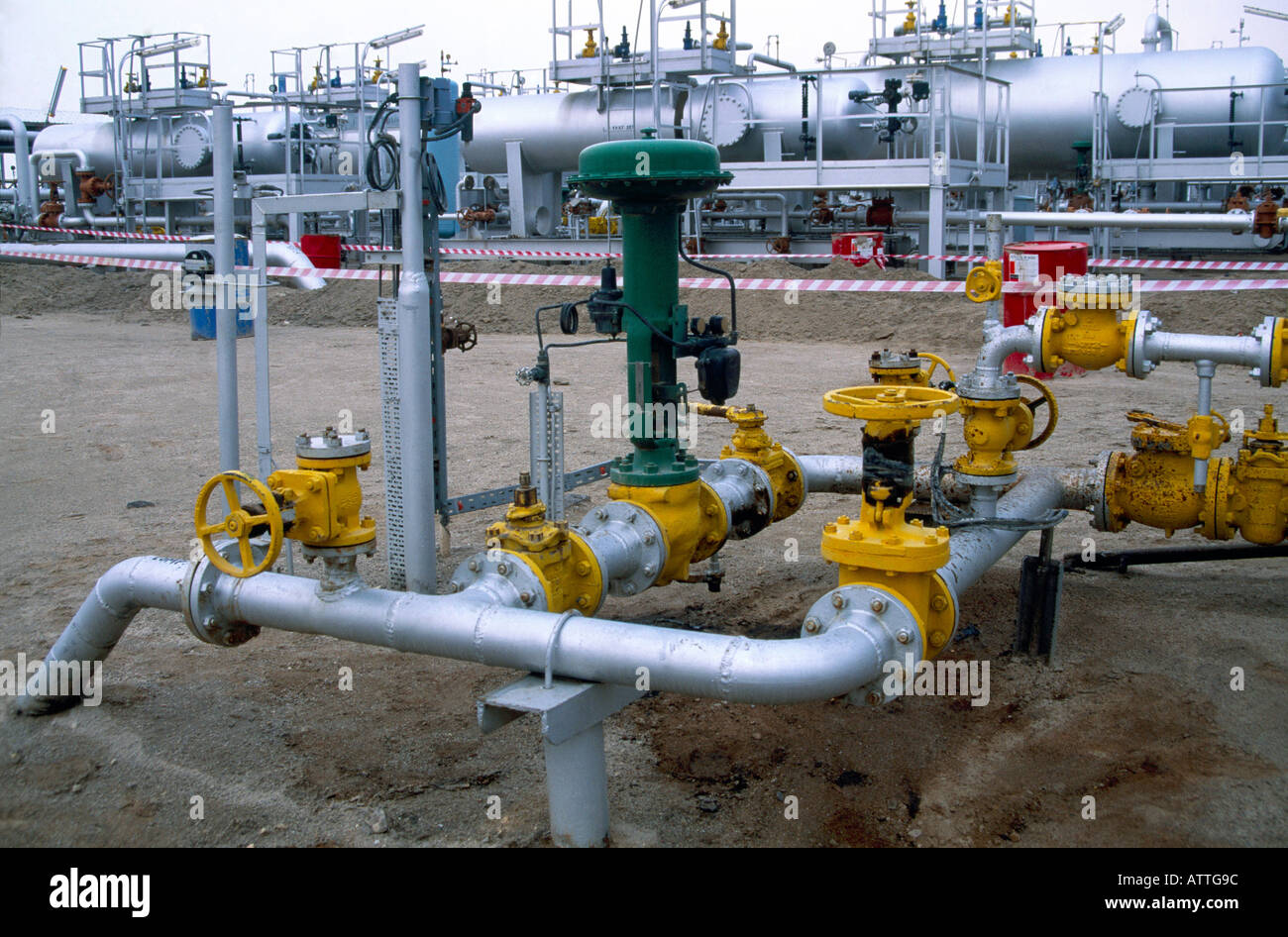 Burgan oil field kuwait oil hi-res stock photography and images - Alamy