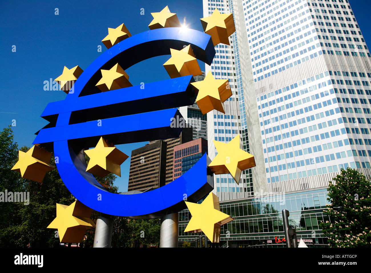 Euro sign, Euro symbol and European Central Bank (ECB), Frankfurt am ...