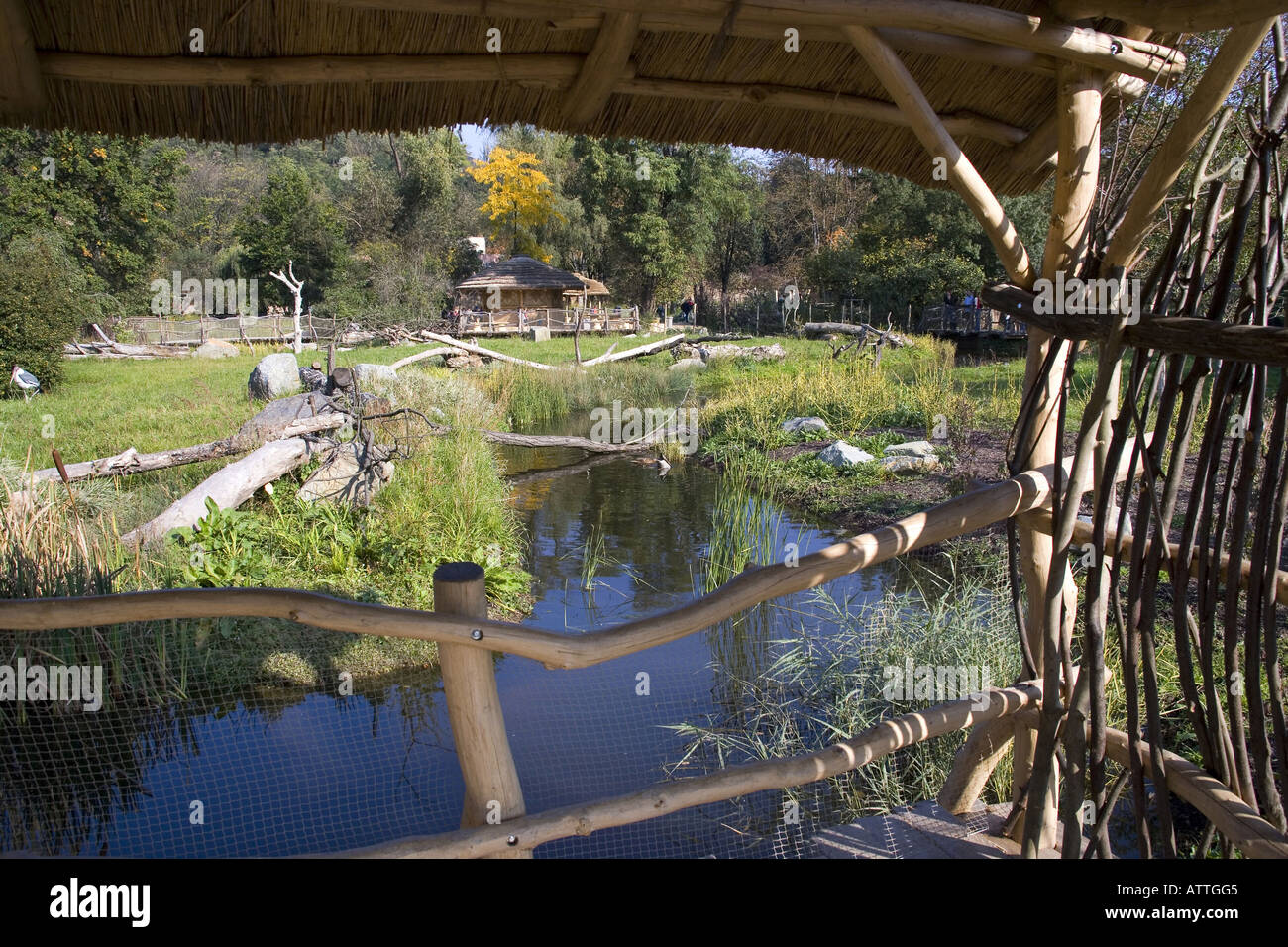 Zoo pavilion hi-res stock photography and images - Alamy