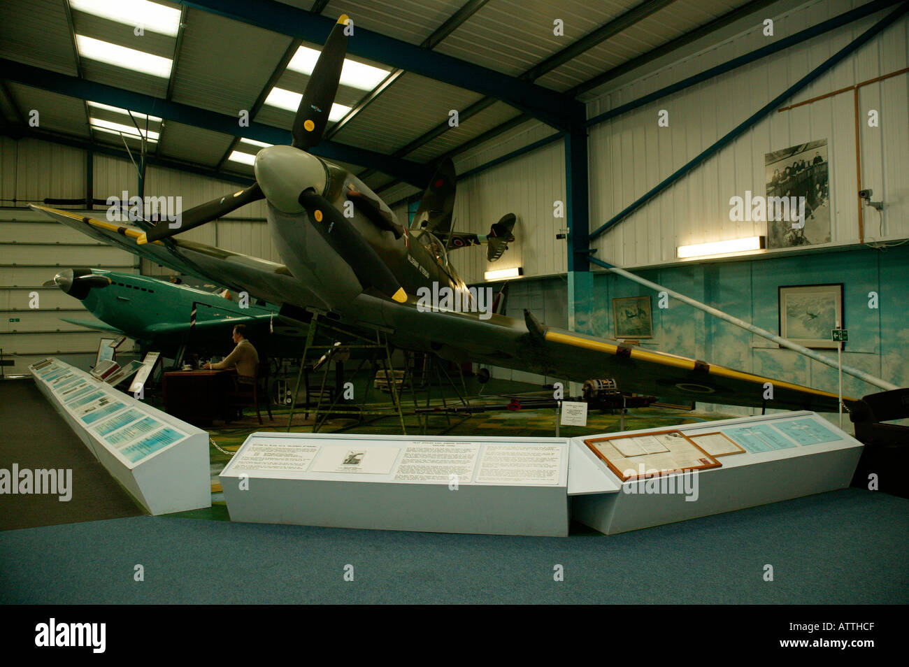 Spitfire vb hi-res stock photography and images - Alamy