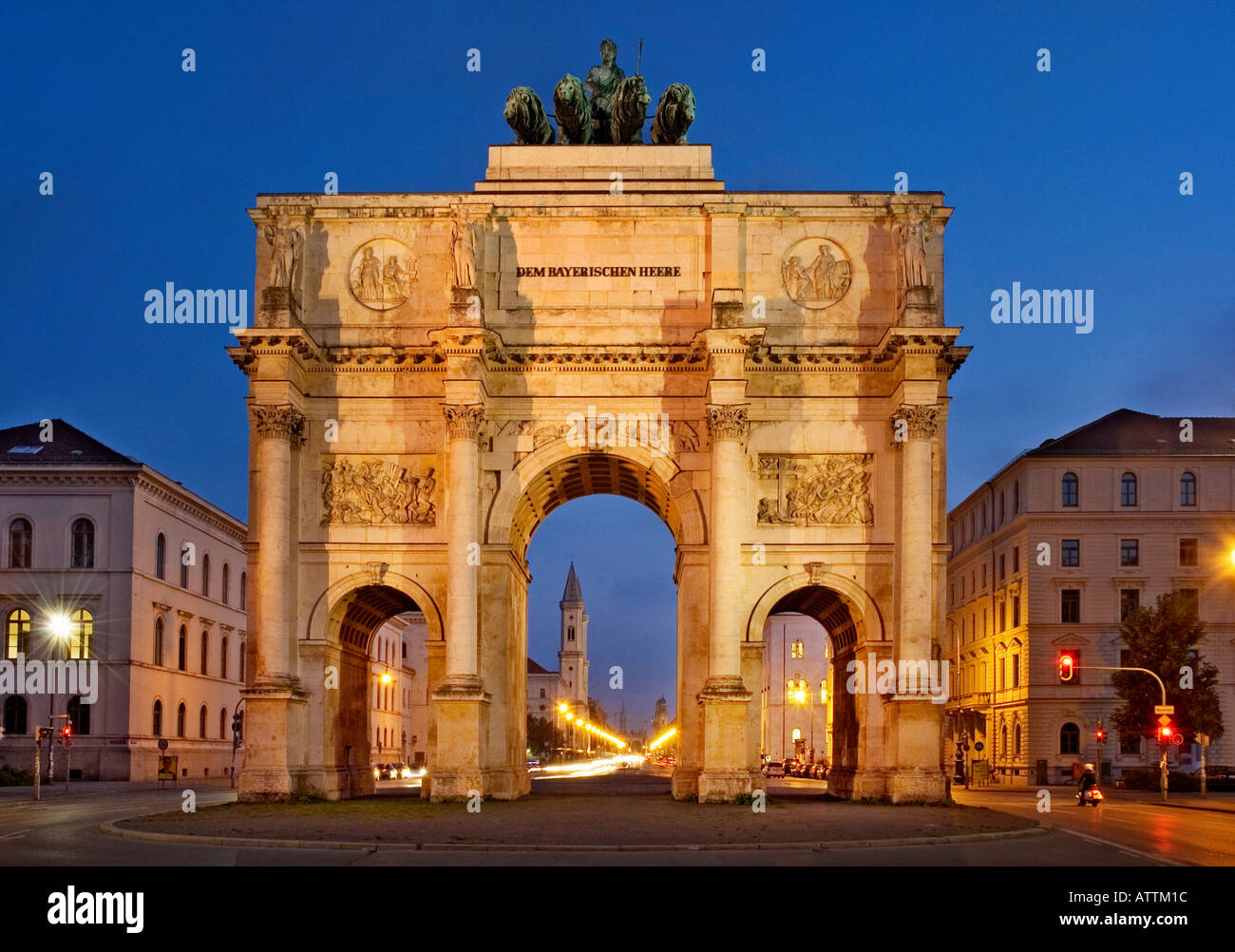 THE SIEGESTOR TRIUMPHAL ARC, MUNICH, GERMANY Stock Photo - Alamy