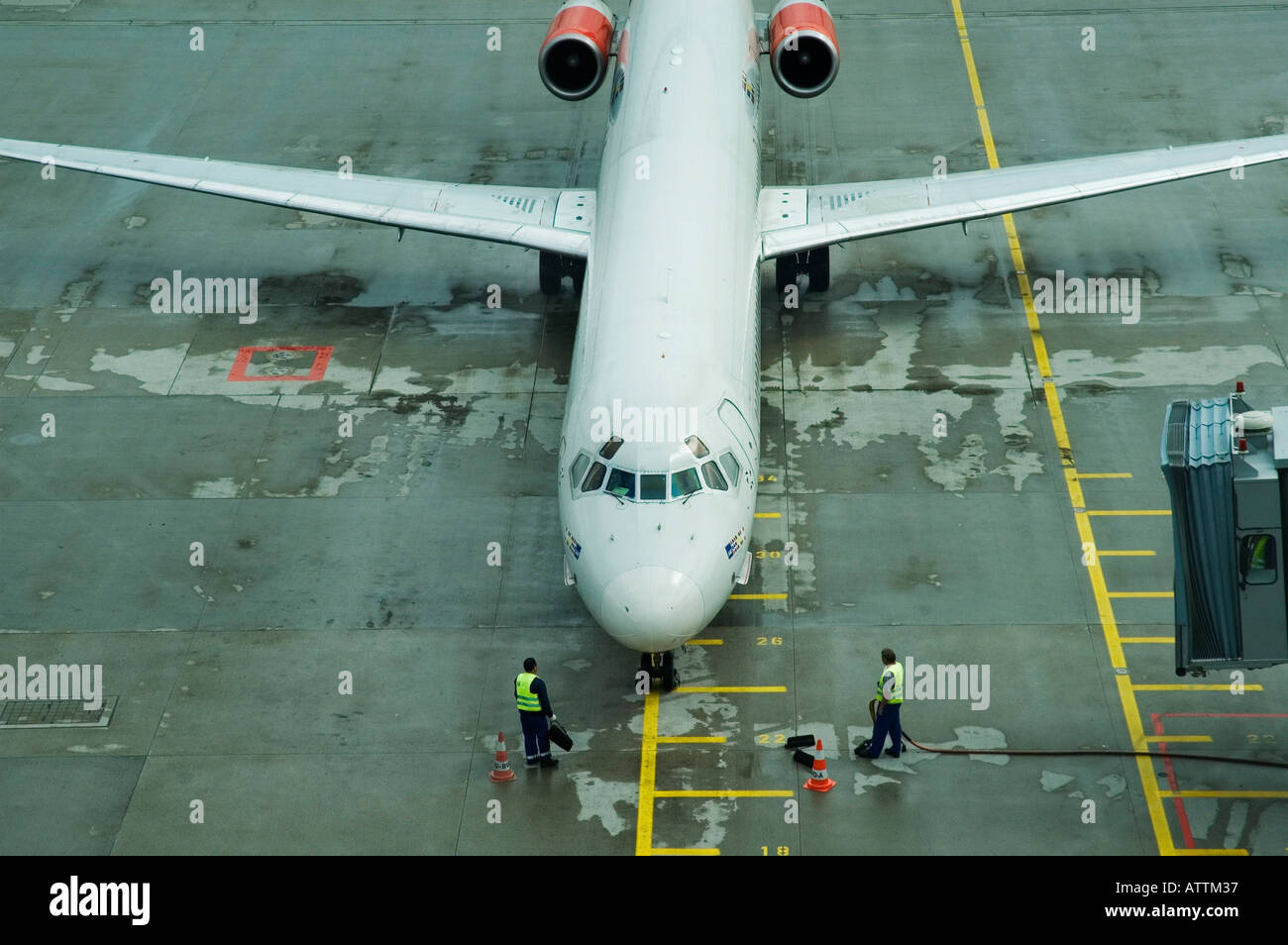 Airplane taking off munich hi-res stock photography and images - Alamy