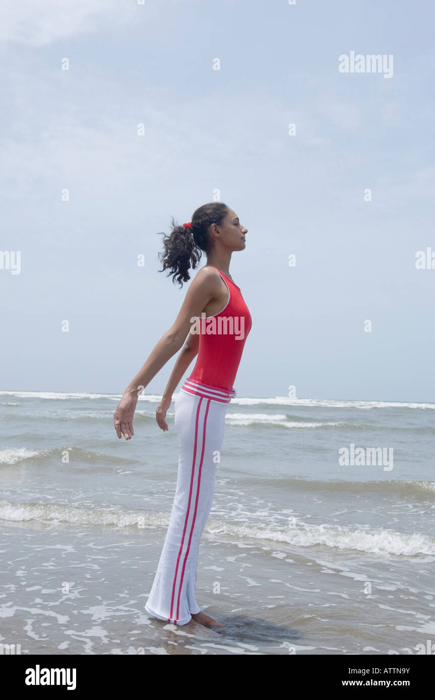 Black female on beach profile view hi-res stock photography and images ...
