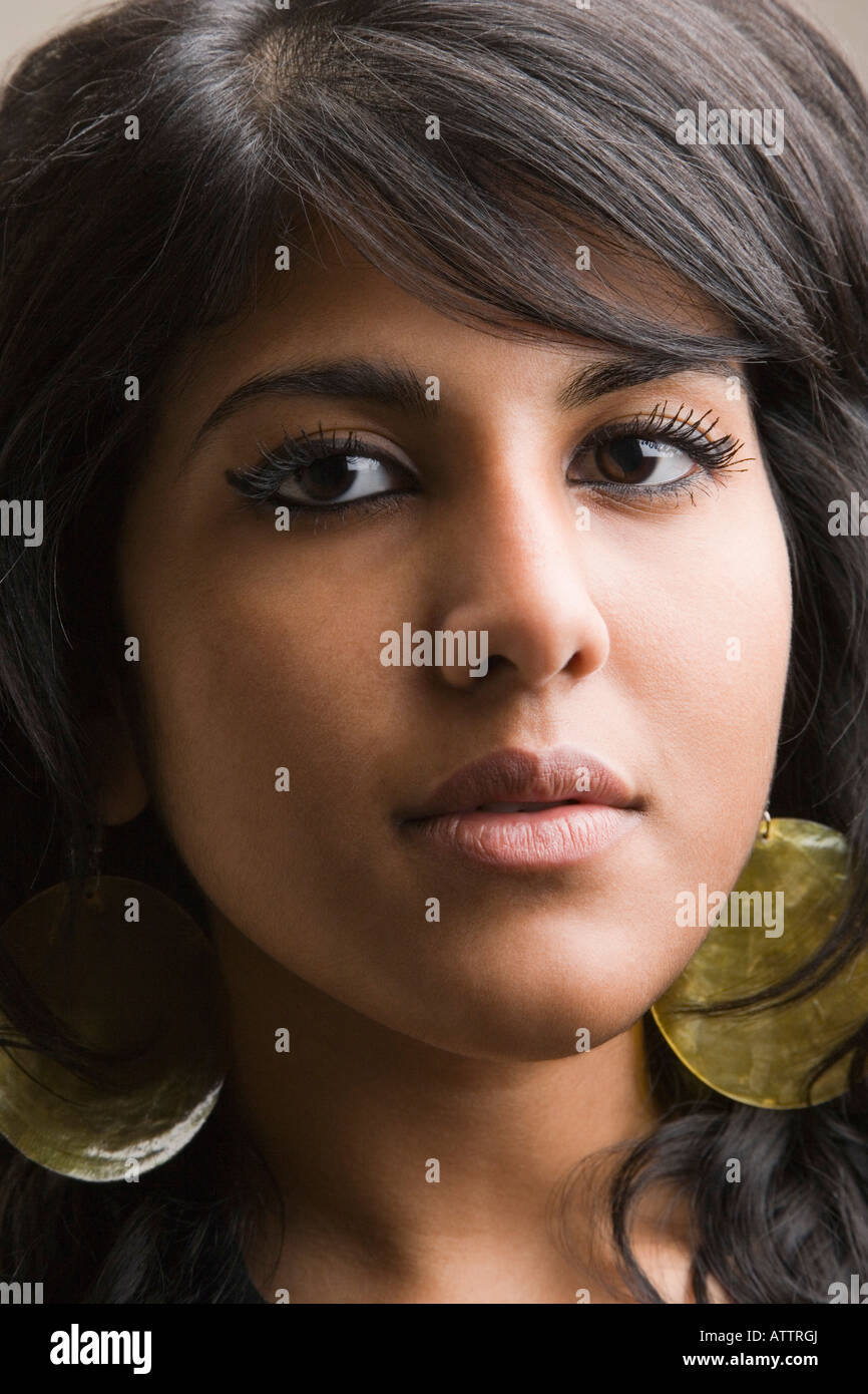Portrait of a young woman Stock Photo - Alamy