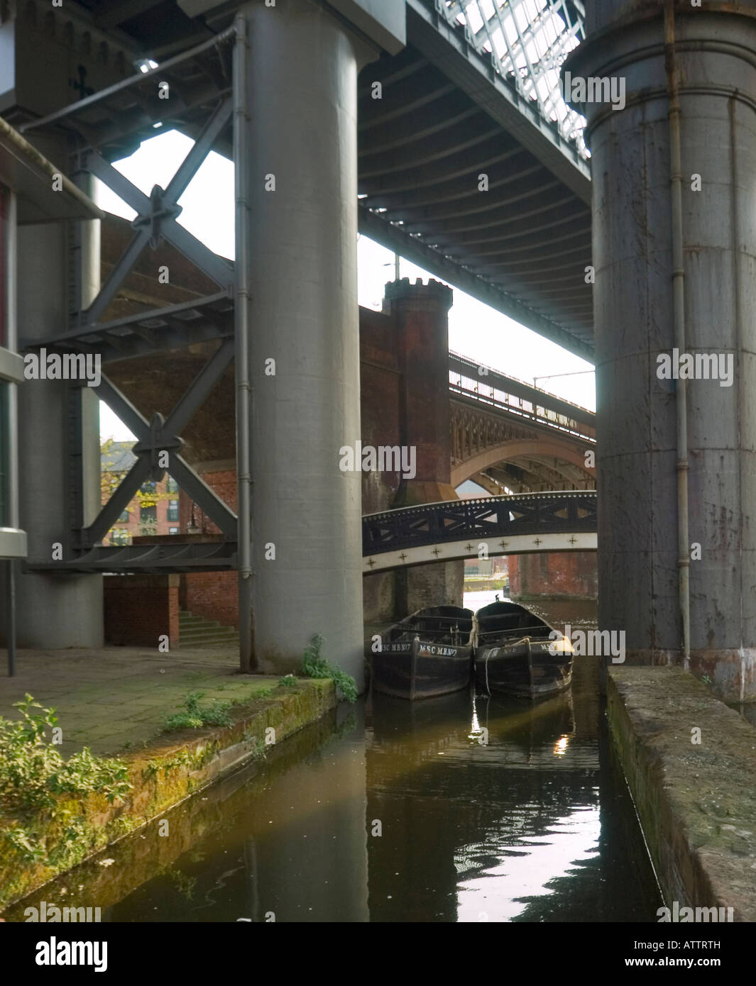 Victorian bridges hi-res stock photography and images - Alamy