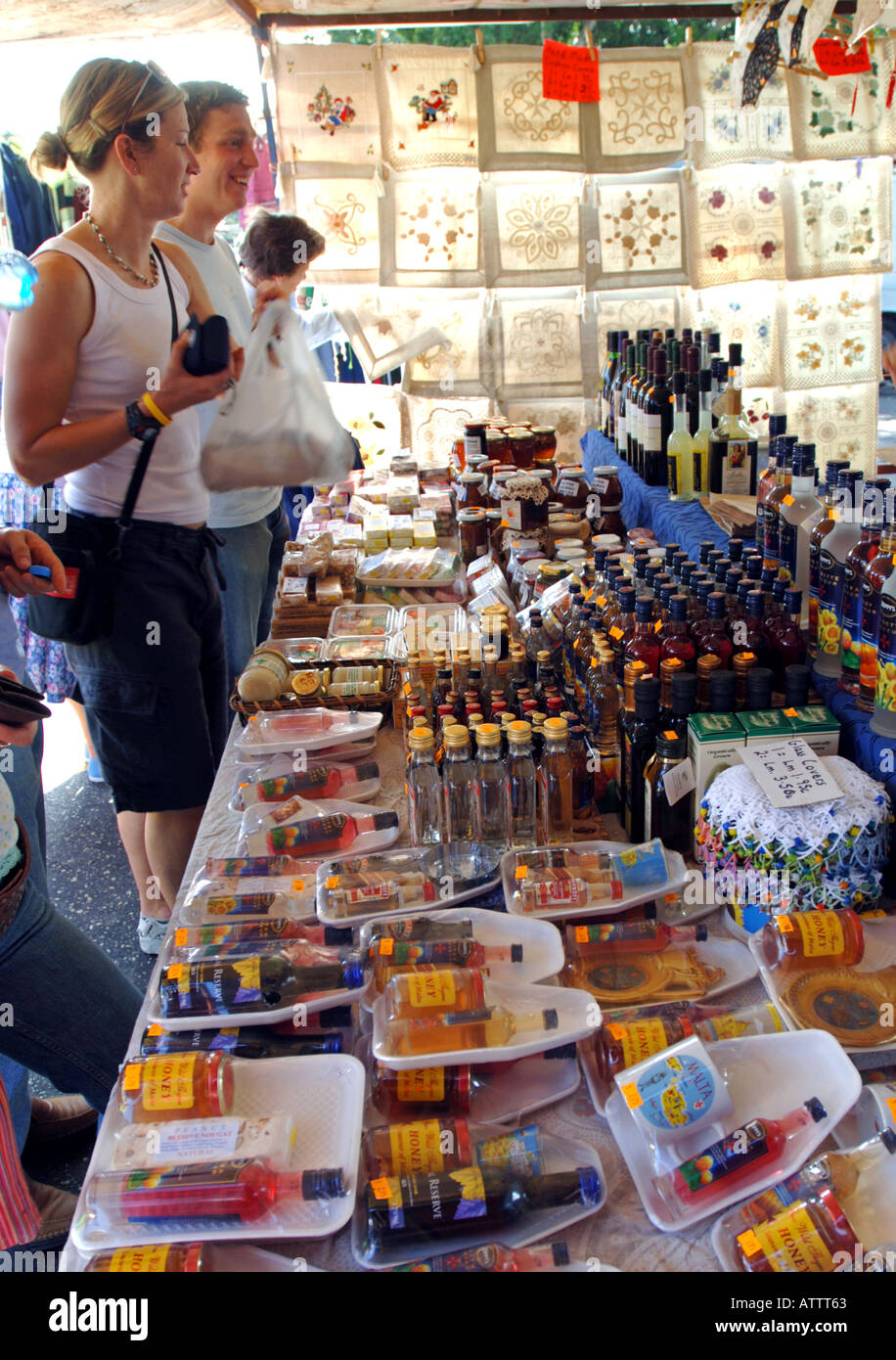 Valletta market hi-res stock photography and images - Alamy