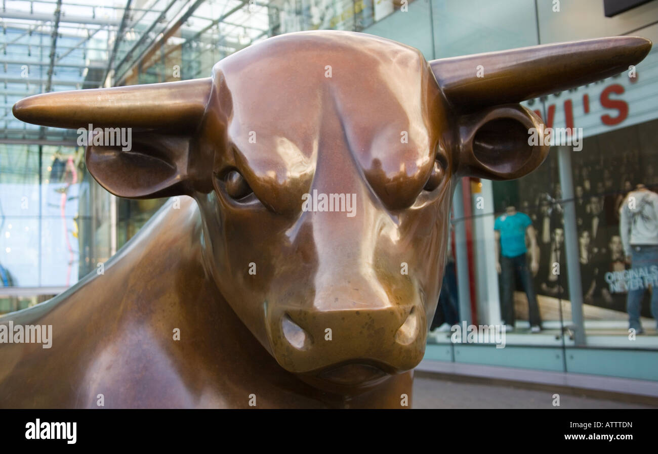 Bronze Bull High Resolution Stock Photography and Images - Alamy