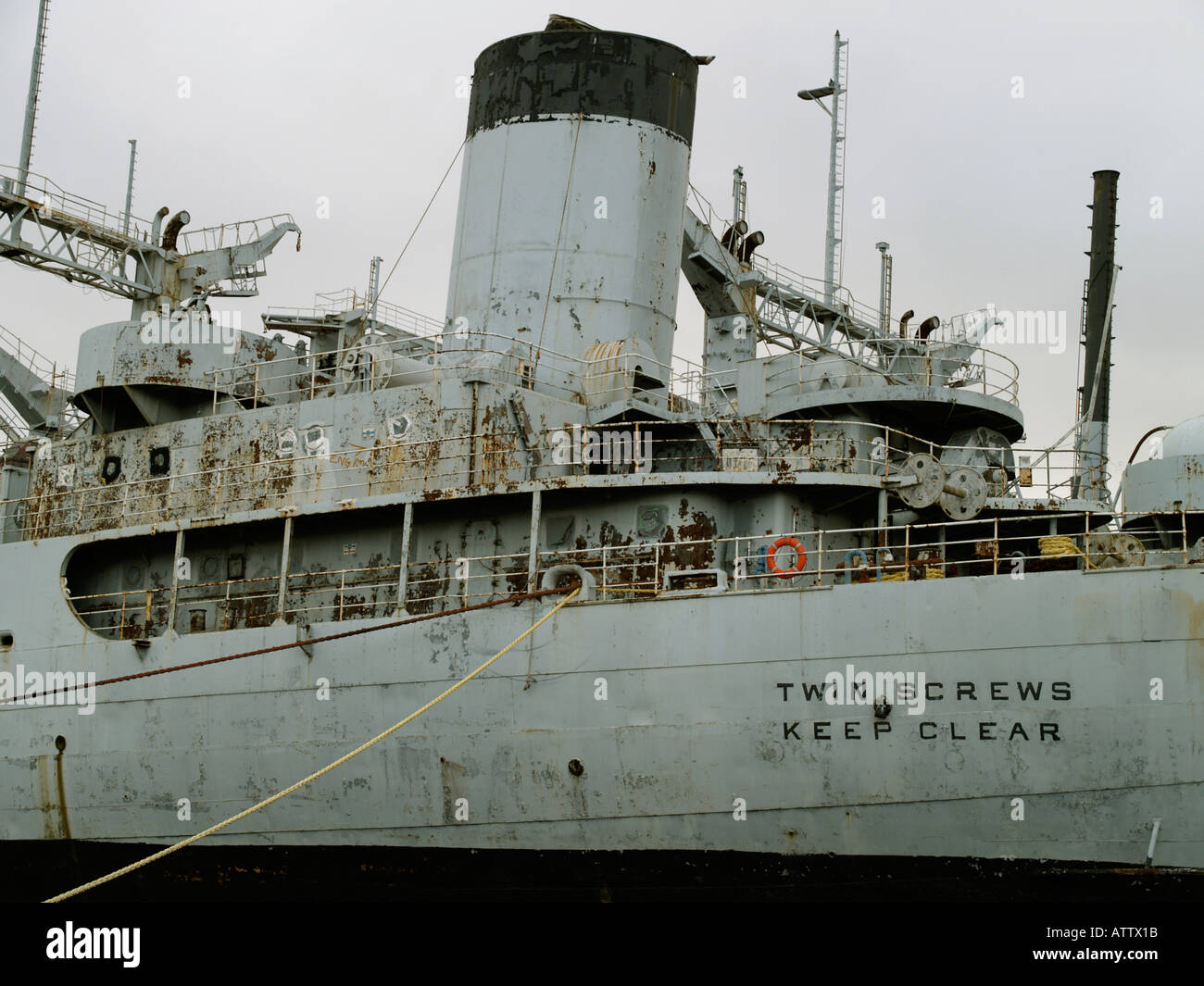 Ship demolition hi-res stock photography and images - Alamy