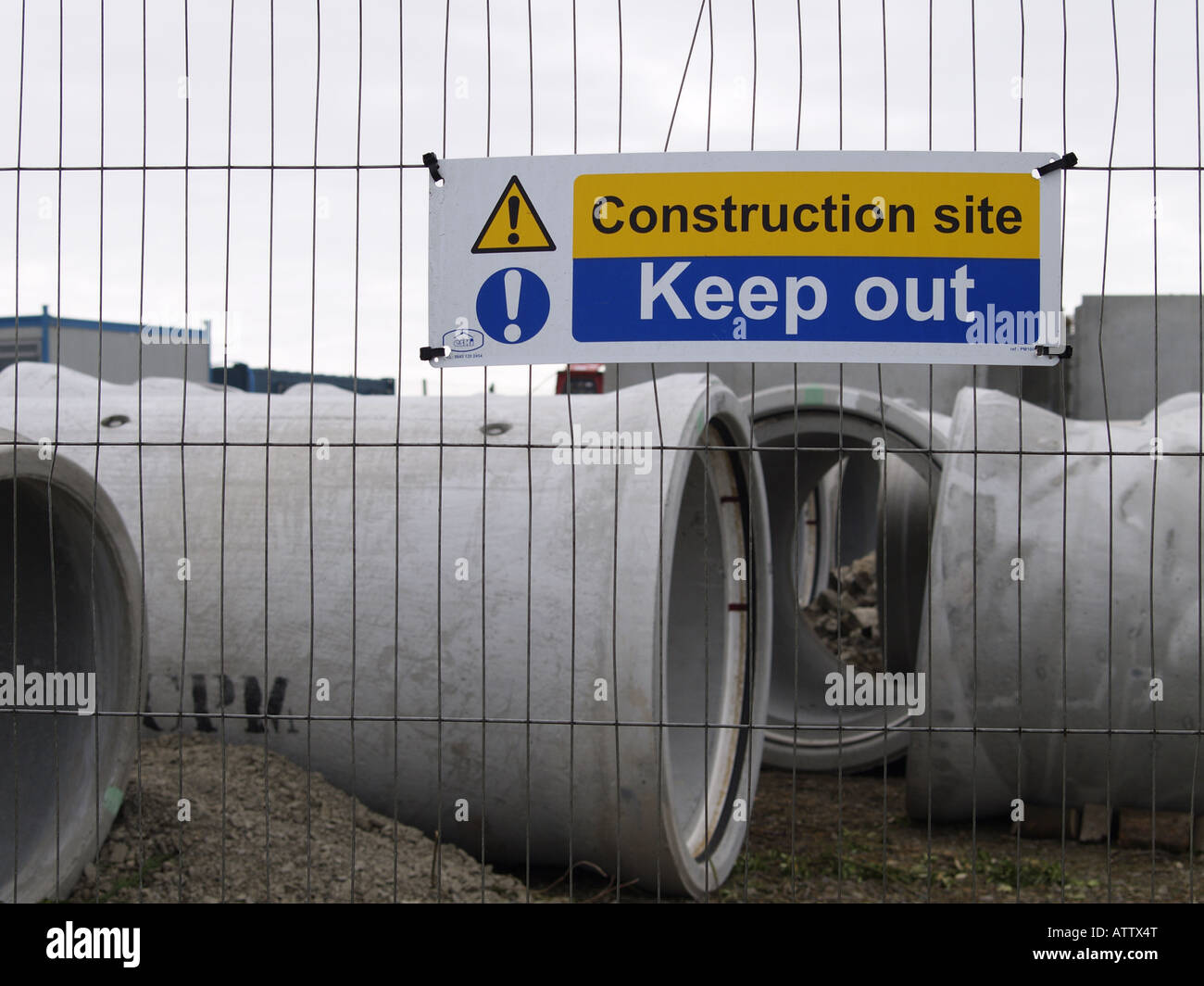 Construction site fence hi-res stock photography and images - Alamy