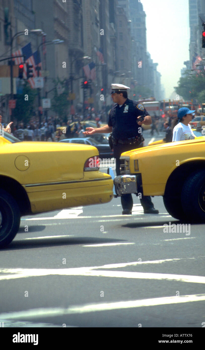 Policemen directing traffic hi-res stock photography and images - Alamy