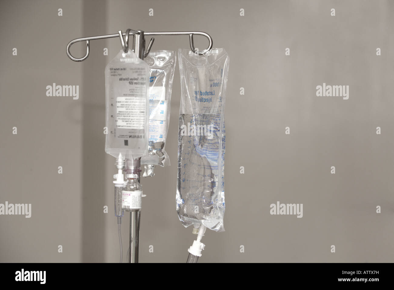 Iv stand hi-res stock photography and images - Alamy