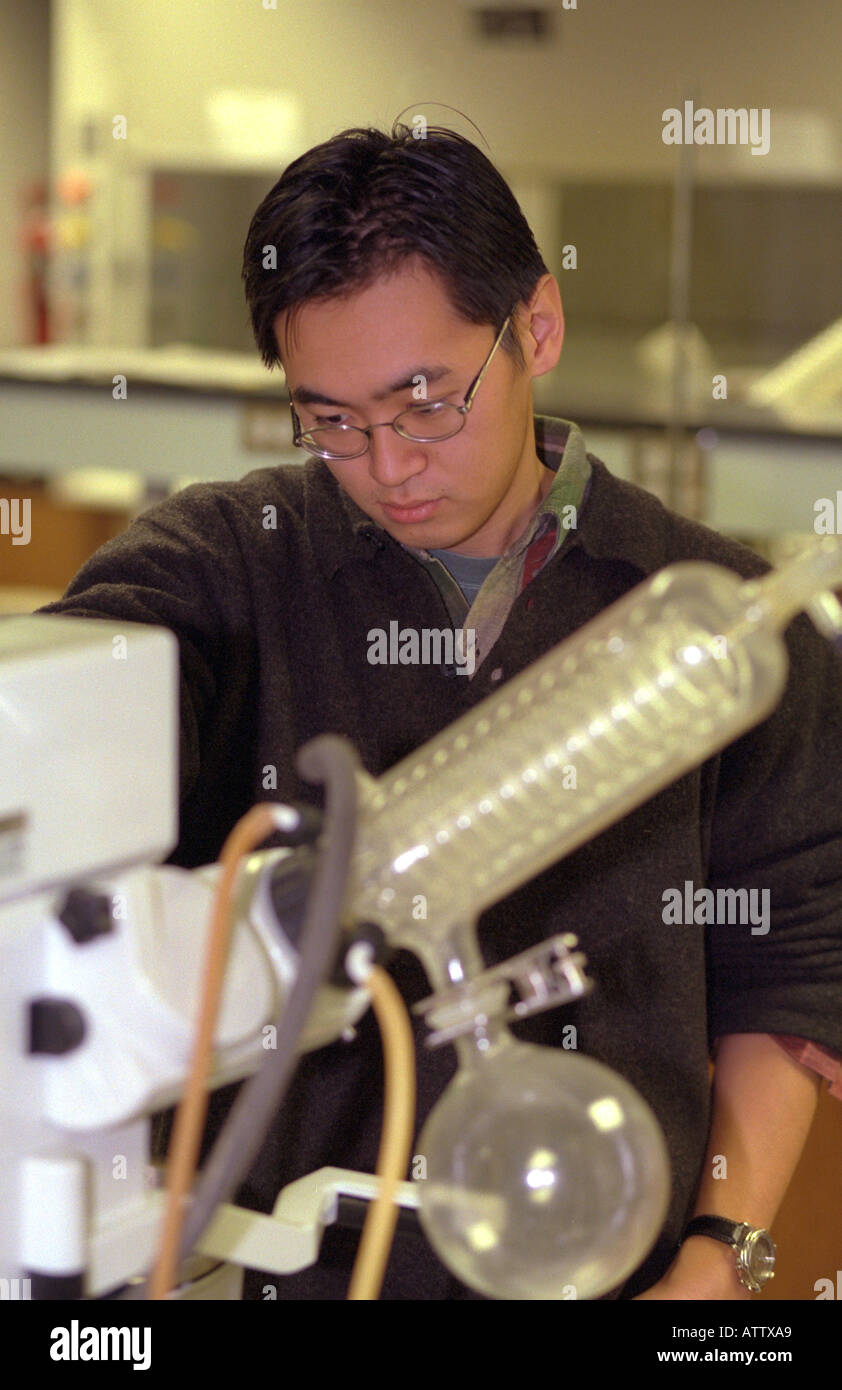 Asian american students science hi-res stock photography and images - Alamy