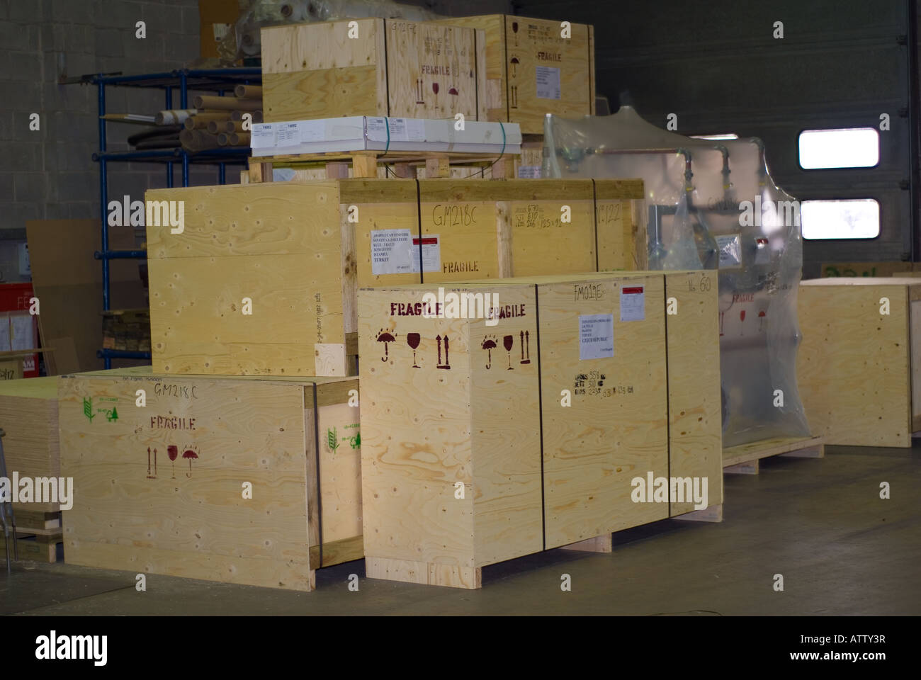 Packing Cases High Resolution Stock Photography and Images - Alamy