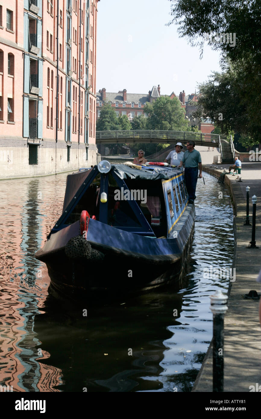narrowboat travelling on nottingham canal nottingham england Stock ...