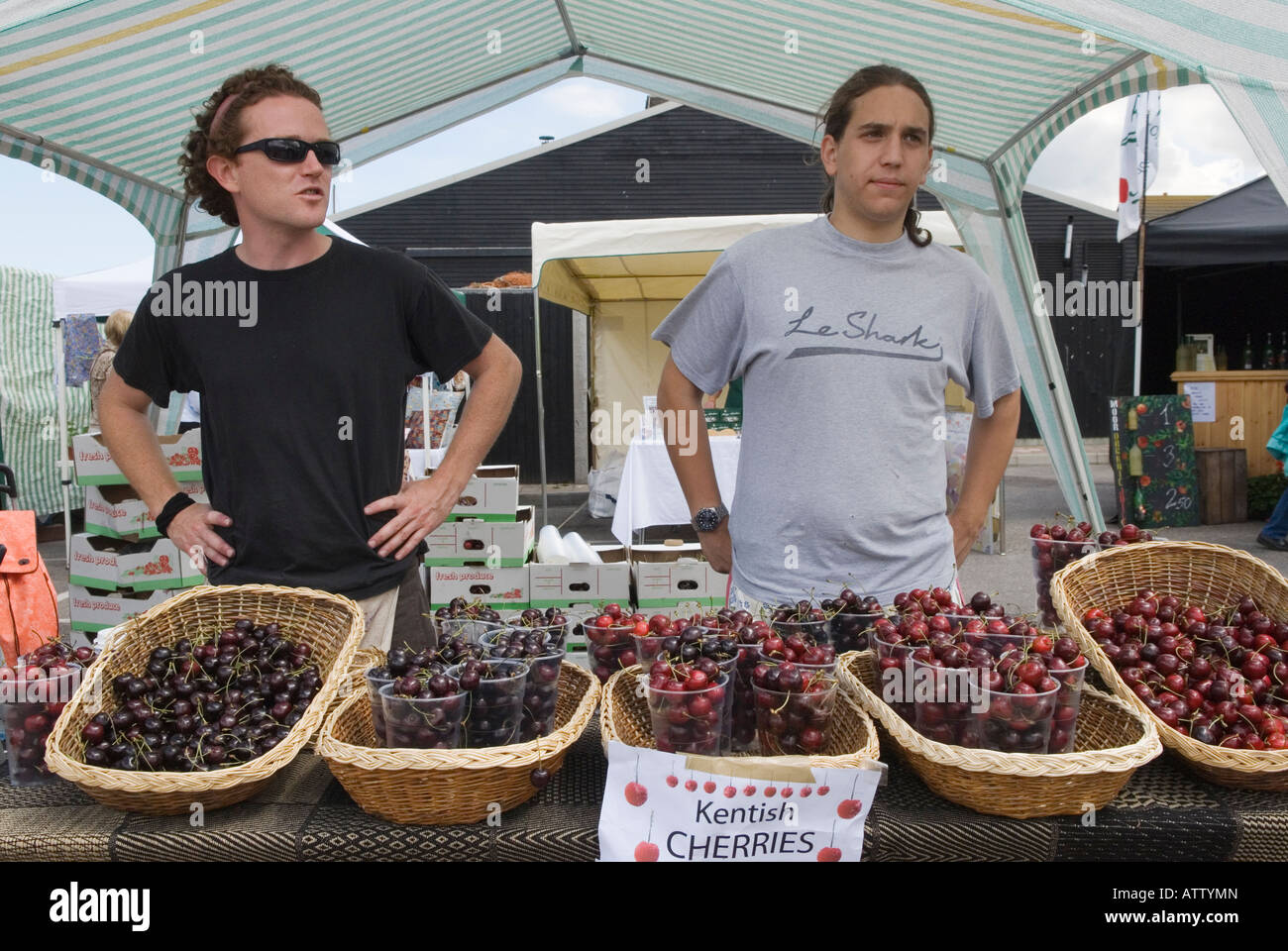 English cherrys hi-res stock photography and images - Alamy