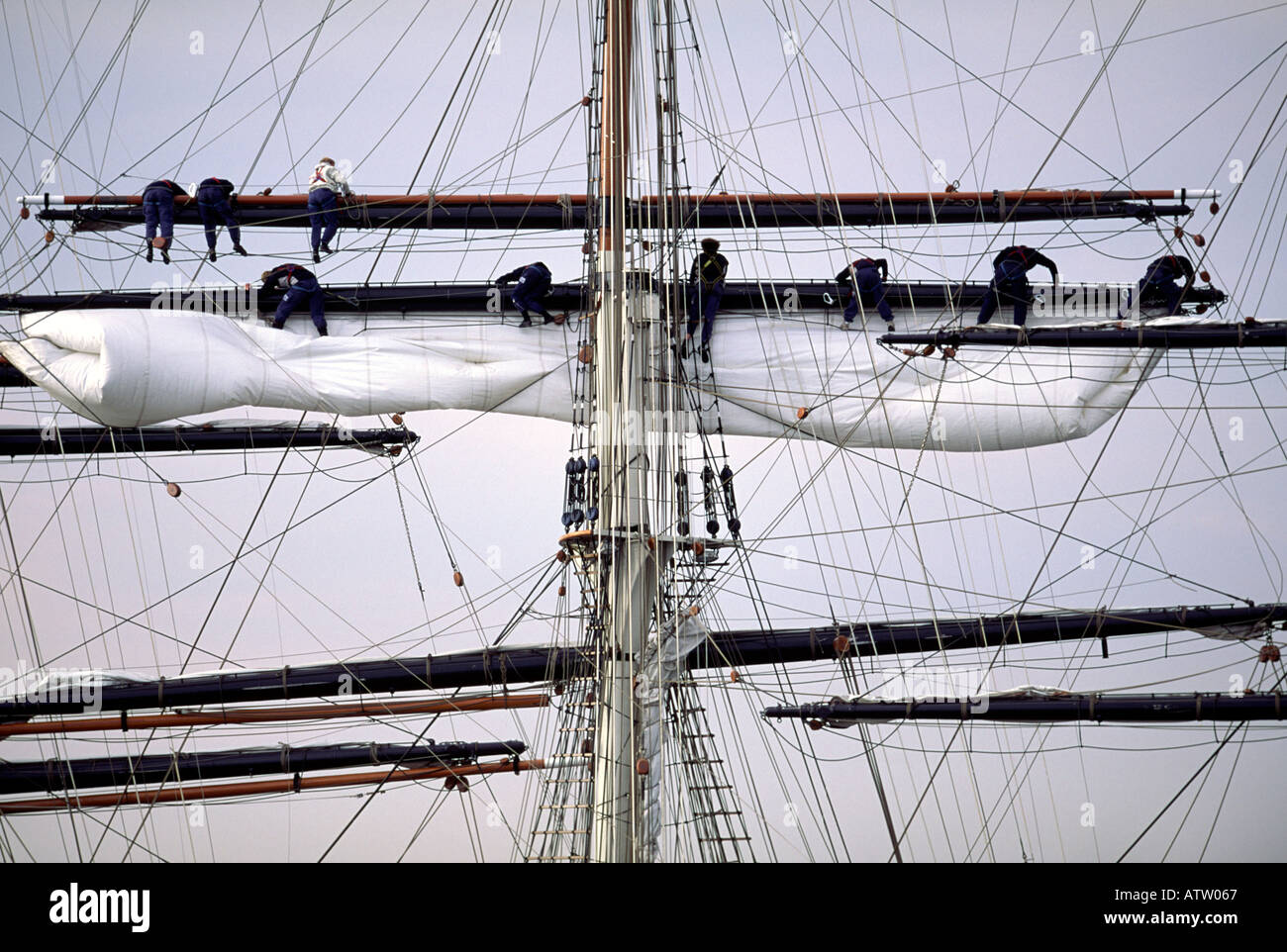 Sailors and rigging hi-res stock photography and images - Alamy