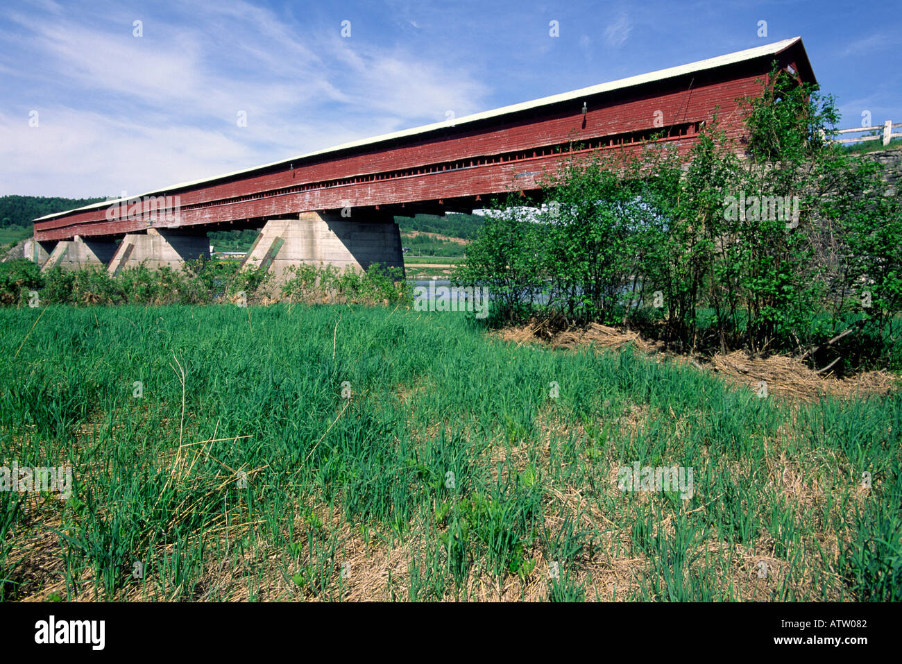 Covered bridge, Quebec Canada Stock Photo - Alamy