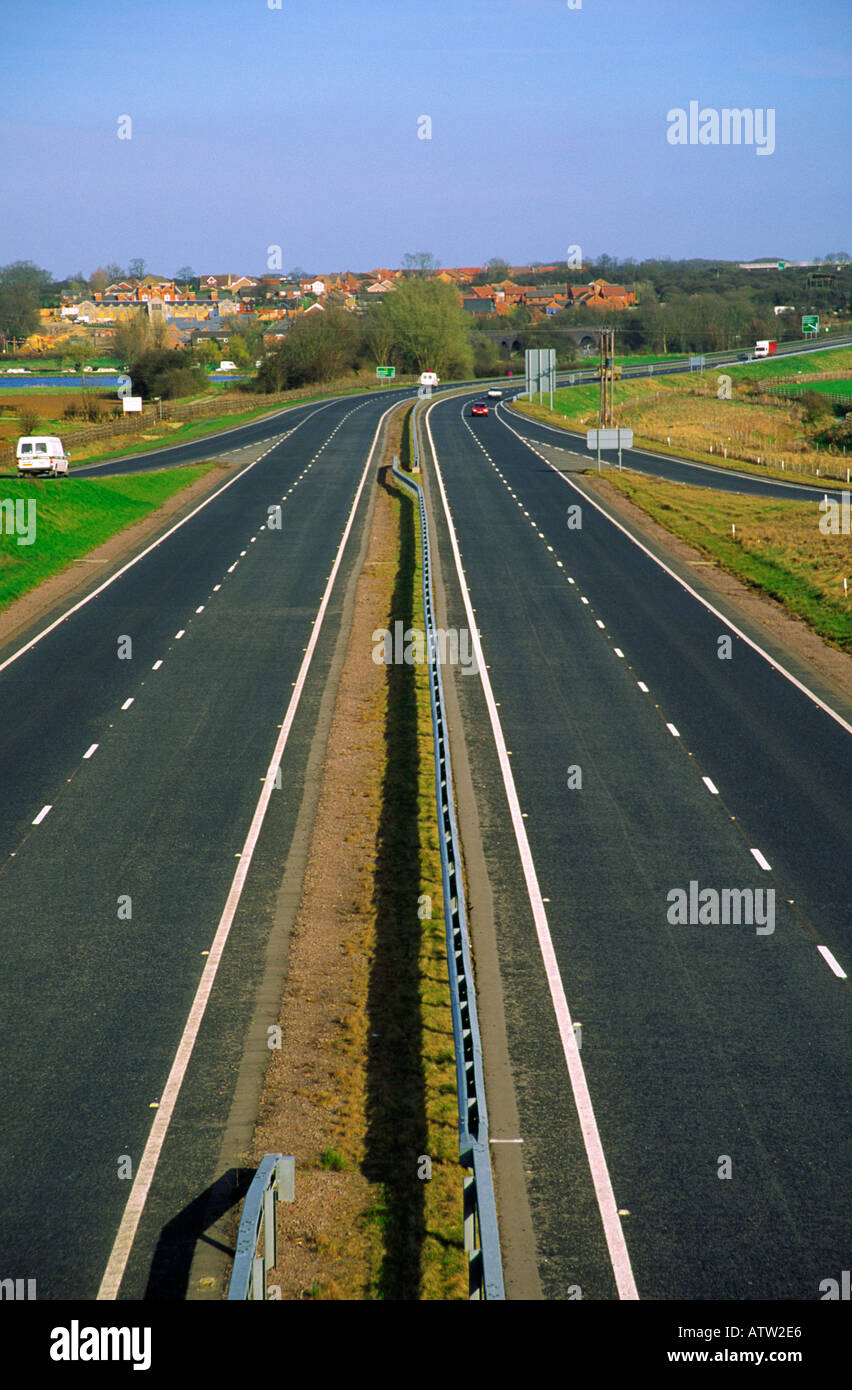 Light traffic on the A14 dual carriage way M1 A1 link road Thrapston ...