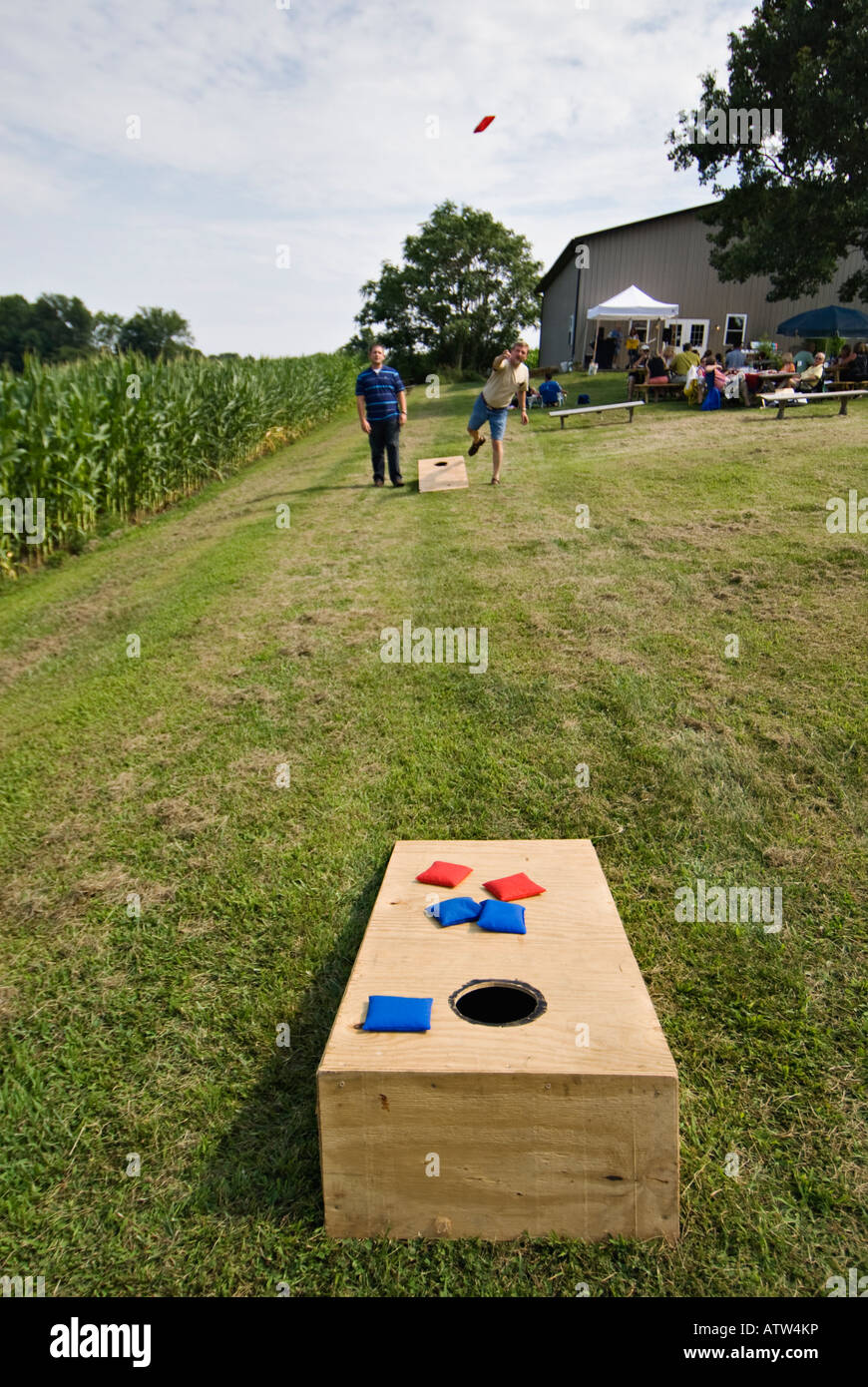 Playing corn hole hi-res stock photography and images - Alamy