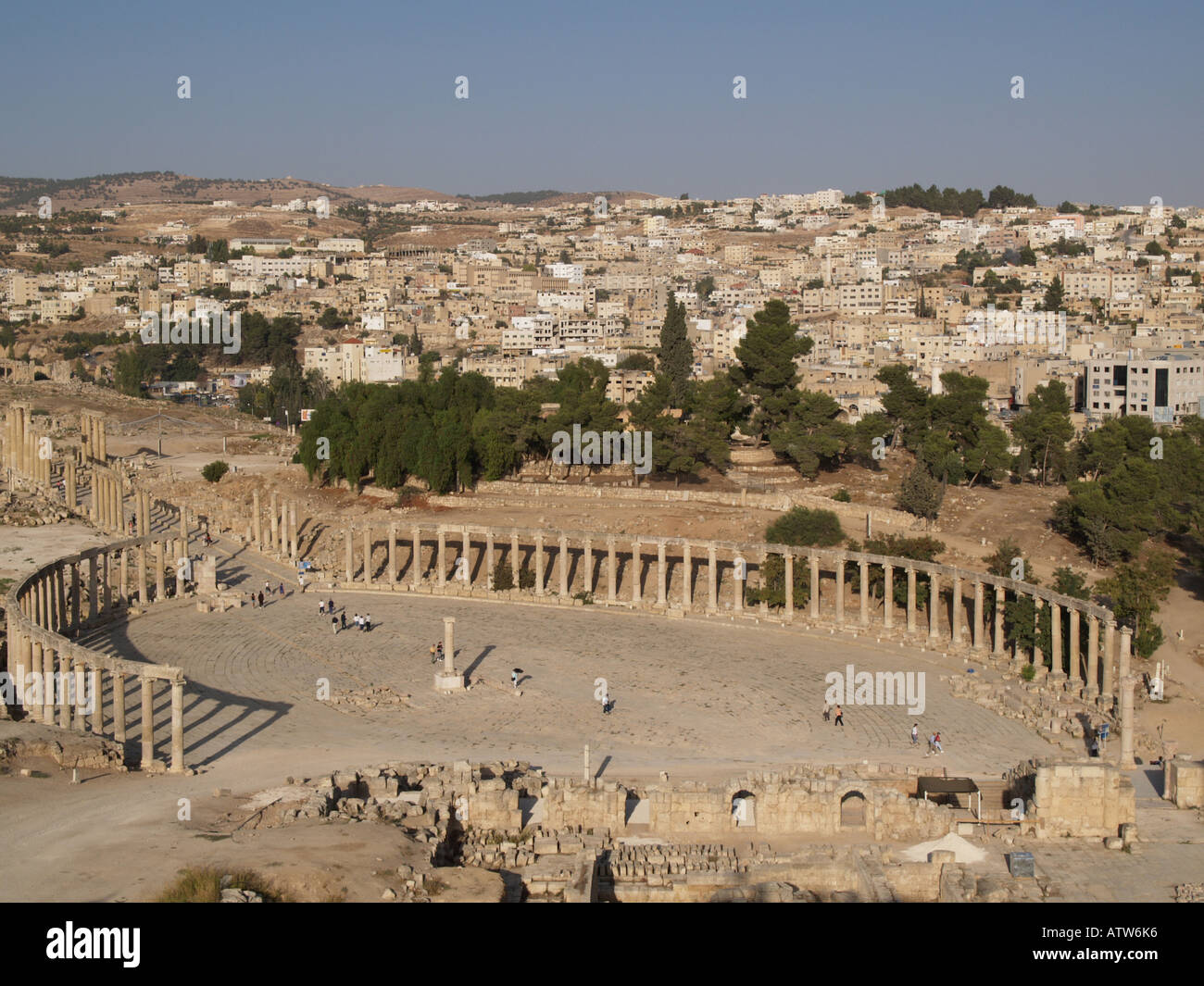 Jerash theatre stage hi-res stock photography and images - Alamy