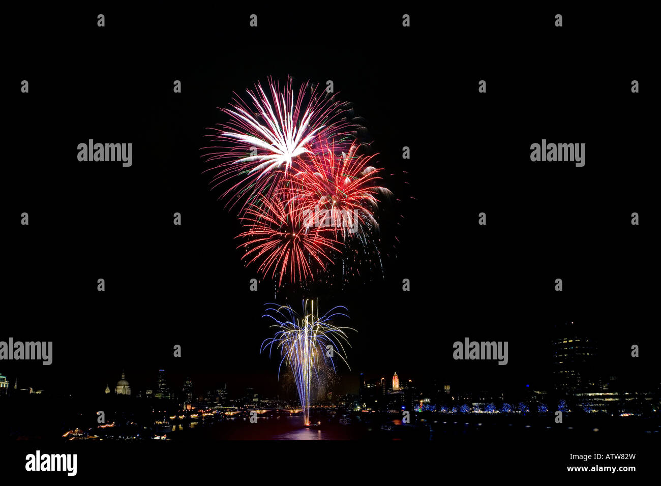 Lord Mayor of London Firework Display Stock Photo - Alamy