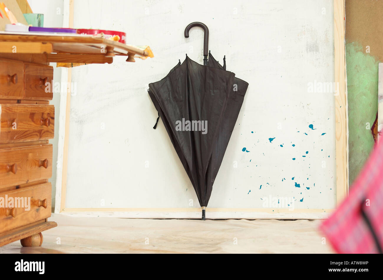 Black umbrella closed hi-res stock photography and images - Alamy