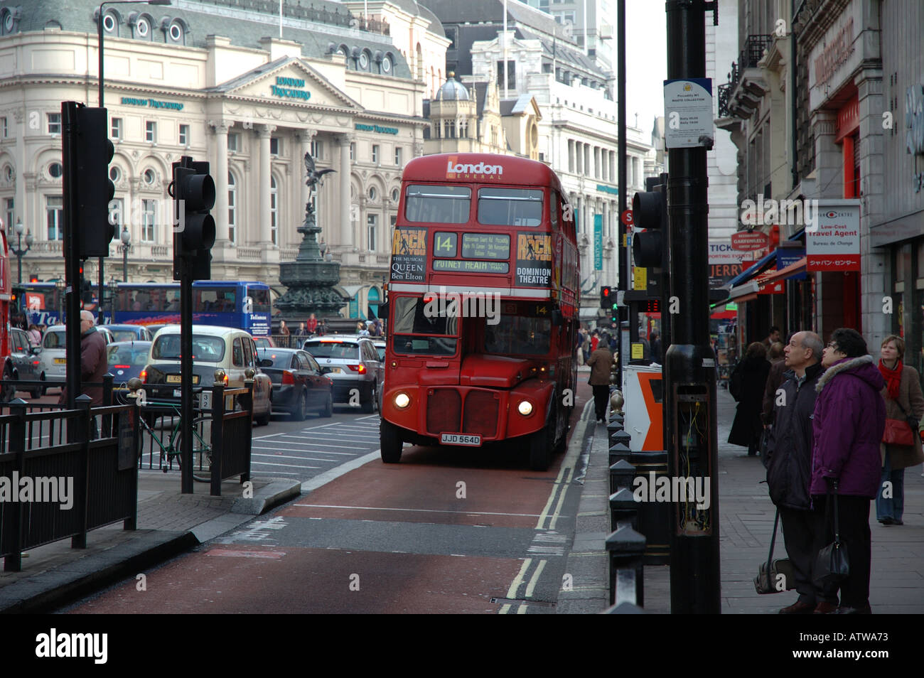 London number 14 bus hi-res stock photography and images - Alamy