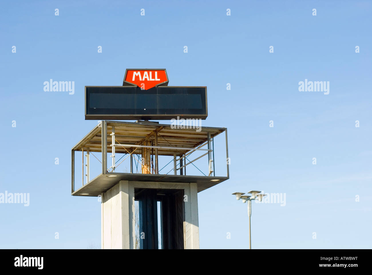 Strip mall sign hi-res stock photography and images - Alamy
