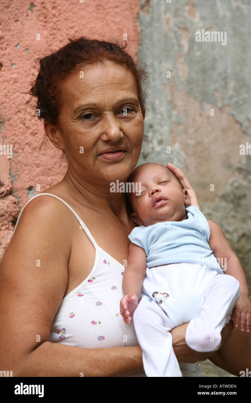 Mother child brazilian favela hi-res stock photography and images - Alamy