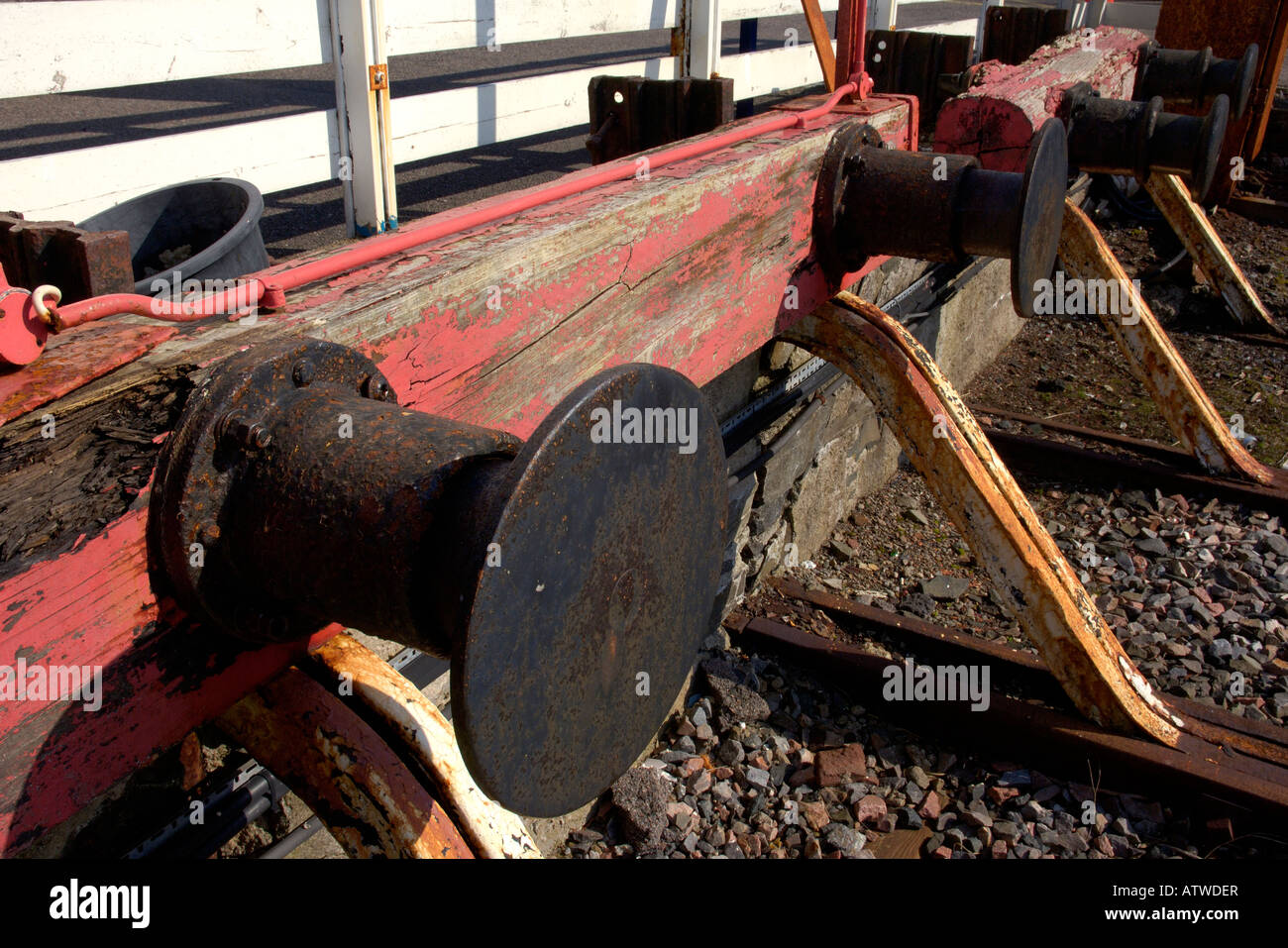 Buffer stops hi-res stock photography and images - Alamy