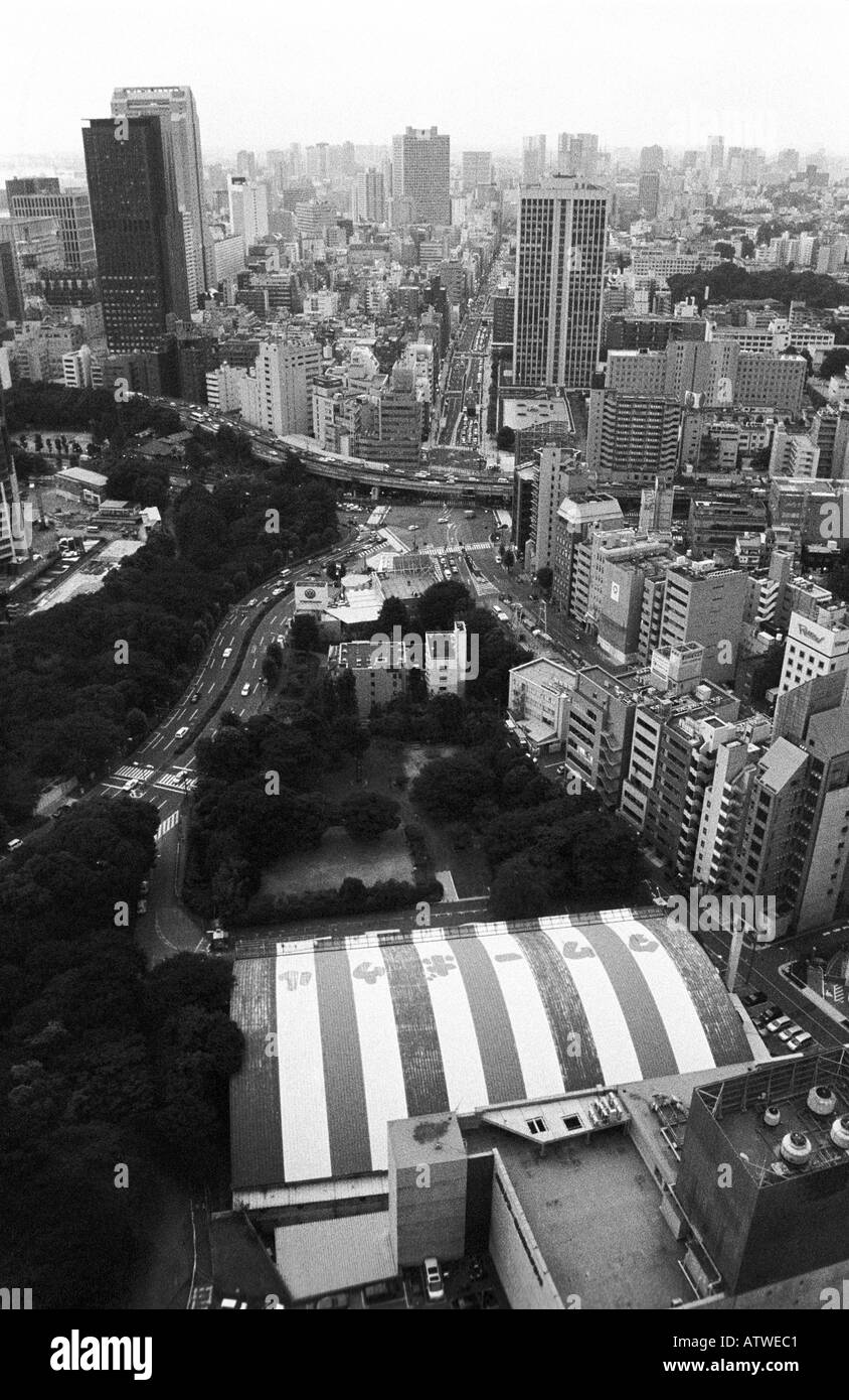 Tokyo japan 2003 Black and White Stock Photos & Images - Alamy