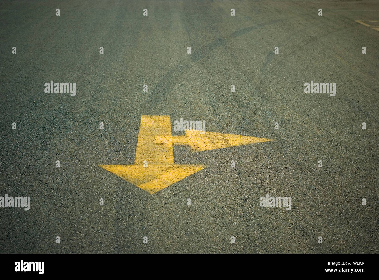Left arrow hi-res stock photography and images - Alamy
