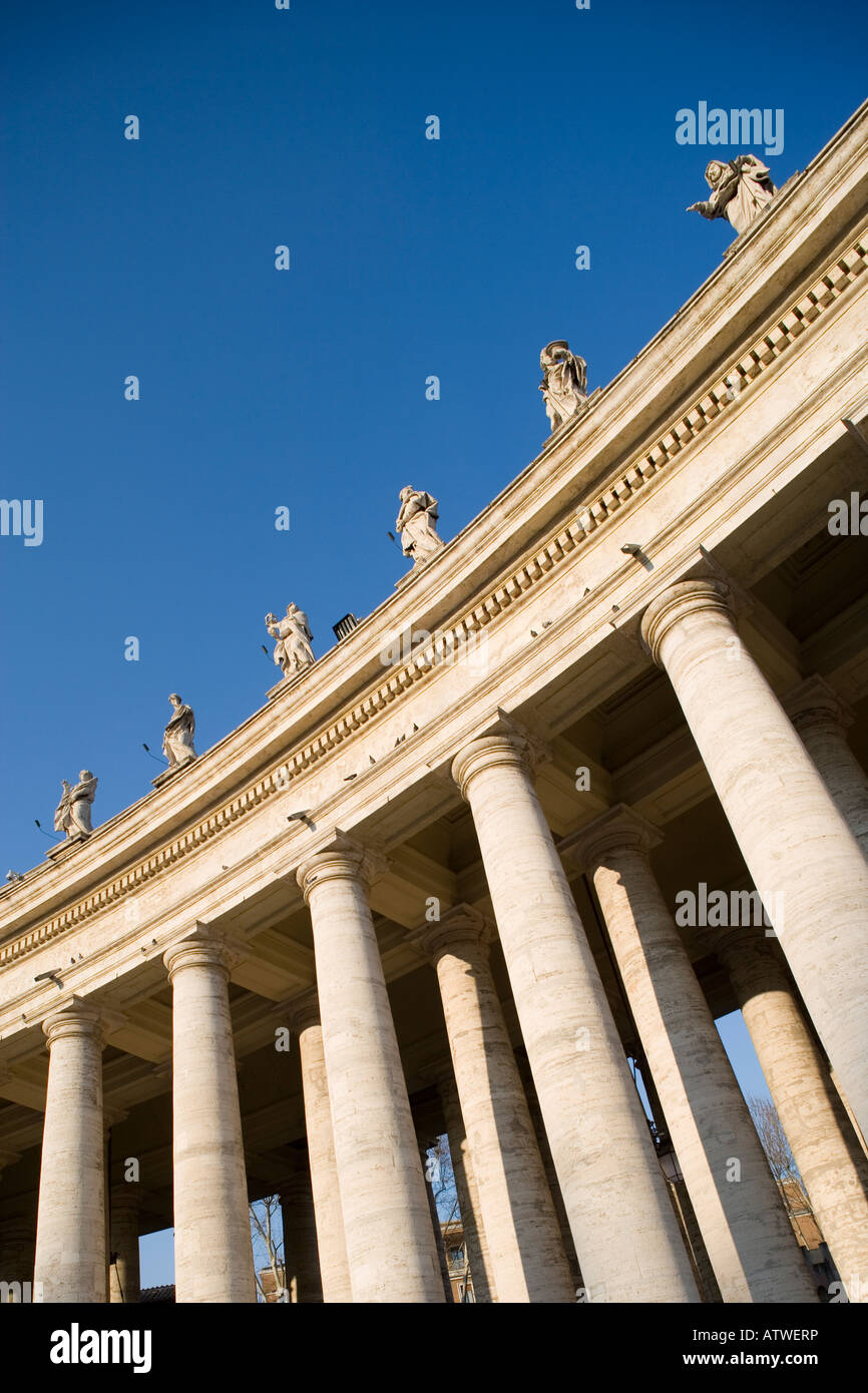 Statues Top Colonnade at Saint Peter´s Square Stock Photo - Alamy