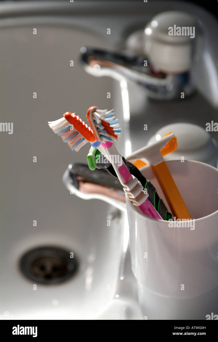 Dental razor hi-res stock photography and images - Alamy