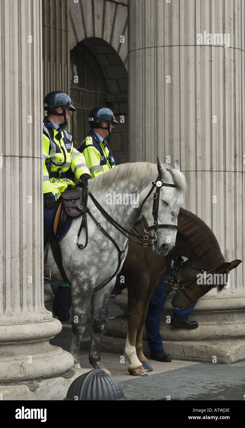 Mounted patrol hi-res stock photography and images - Alamy