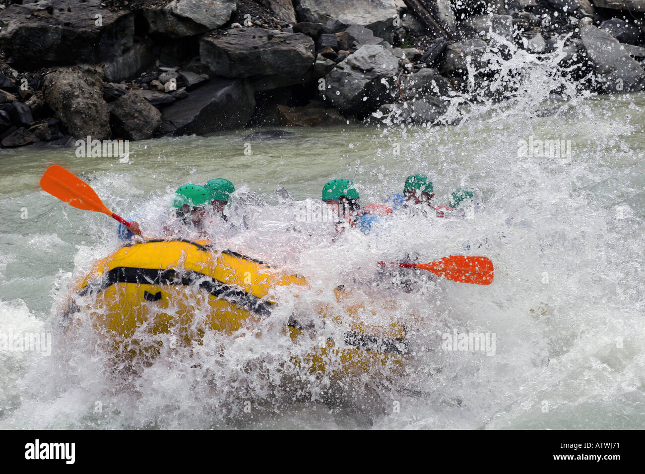 Yellow whitewater raft hi-res stock photography and images - Alamy