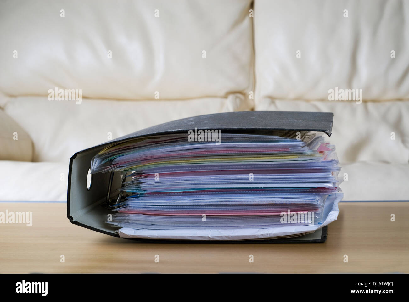 Bulging folder hi-res stock photography and images - Alamy