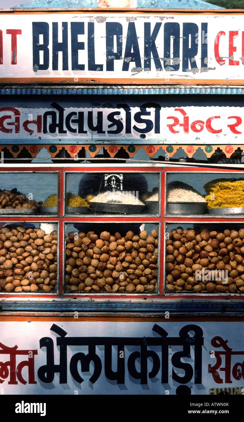India Rajasthan Lake Fakh Segar shore food bhel pakori snack stall ...