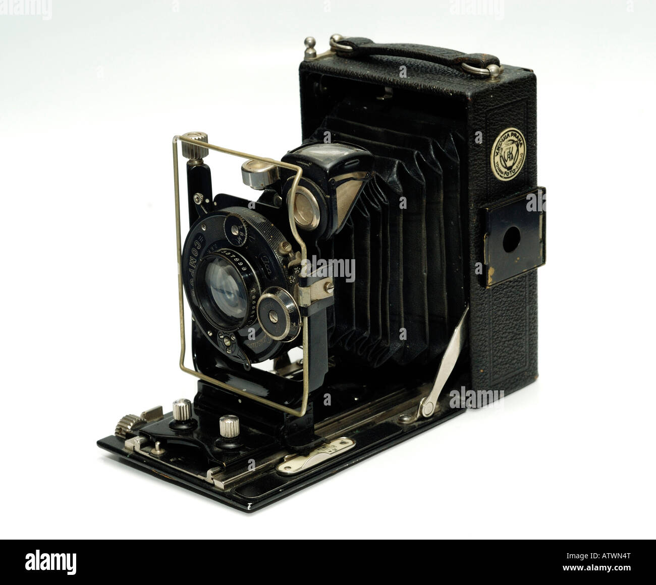 Antique view camera leather bellows hi-res stock photography and images ...