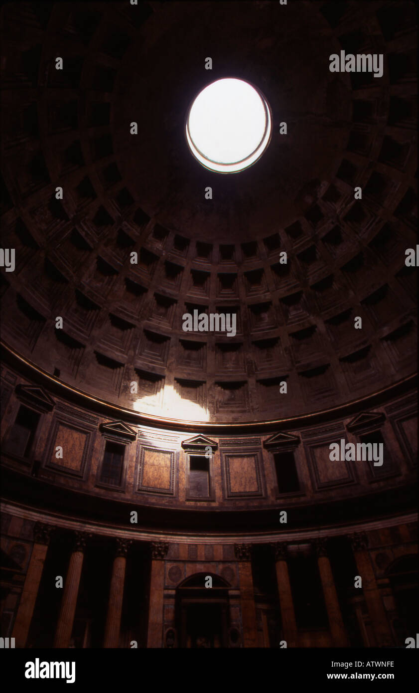 Italy rome pantheon dome skylight hi-res stock photography and images ...