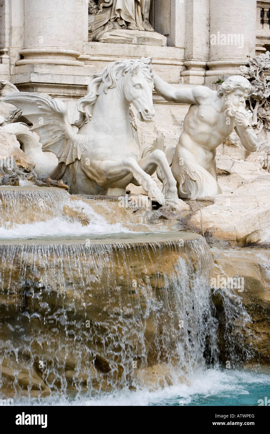 Ancient roman fountain hi-res stock photography and images - Alamy