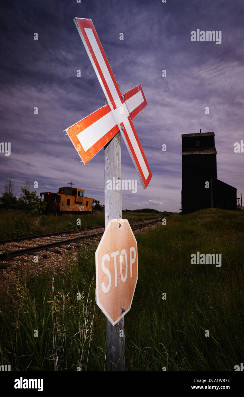 Notice do not throw objects hi-res stock photography and images - Alamy