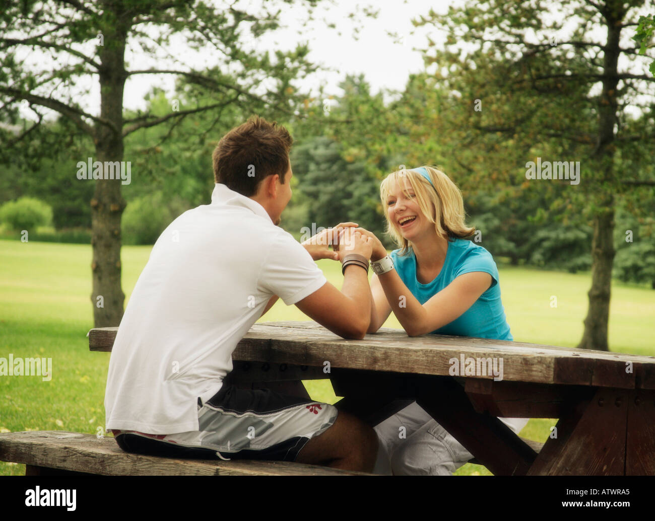 Couples style hi-res stock photography and images - Alamy