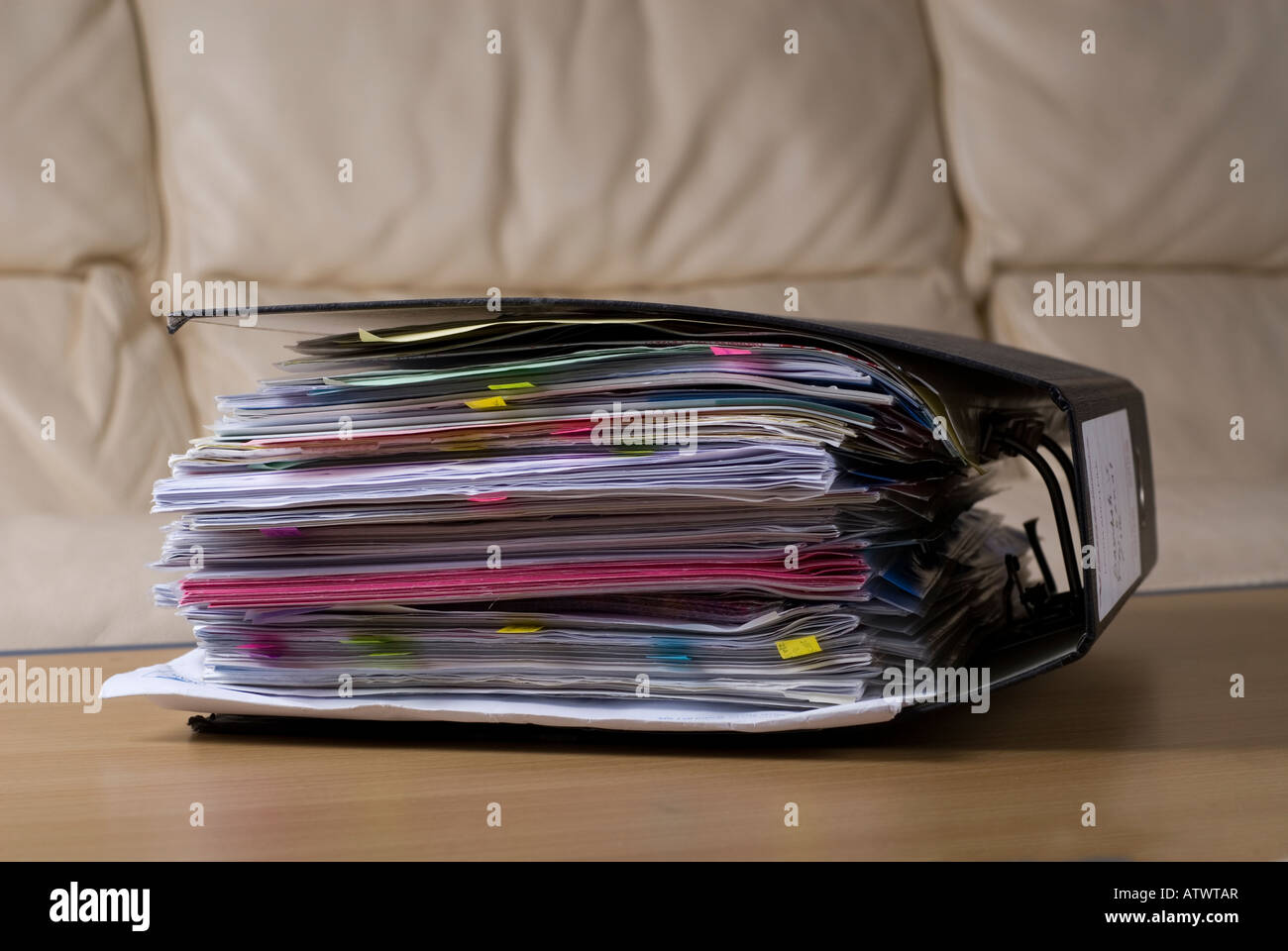 Bulging folder hi-res stock photography and images - Alamy