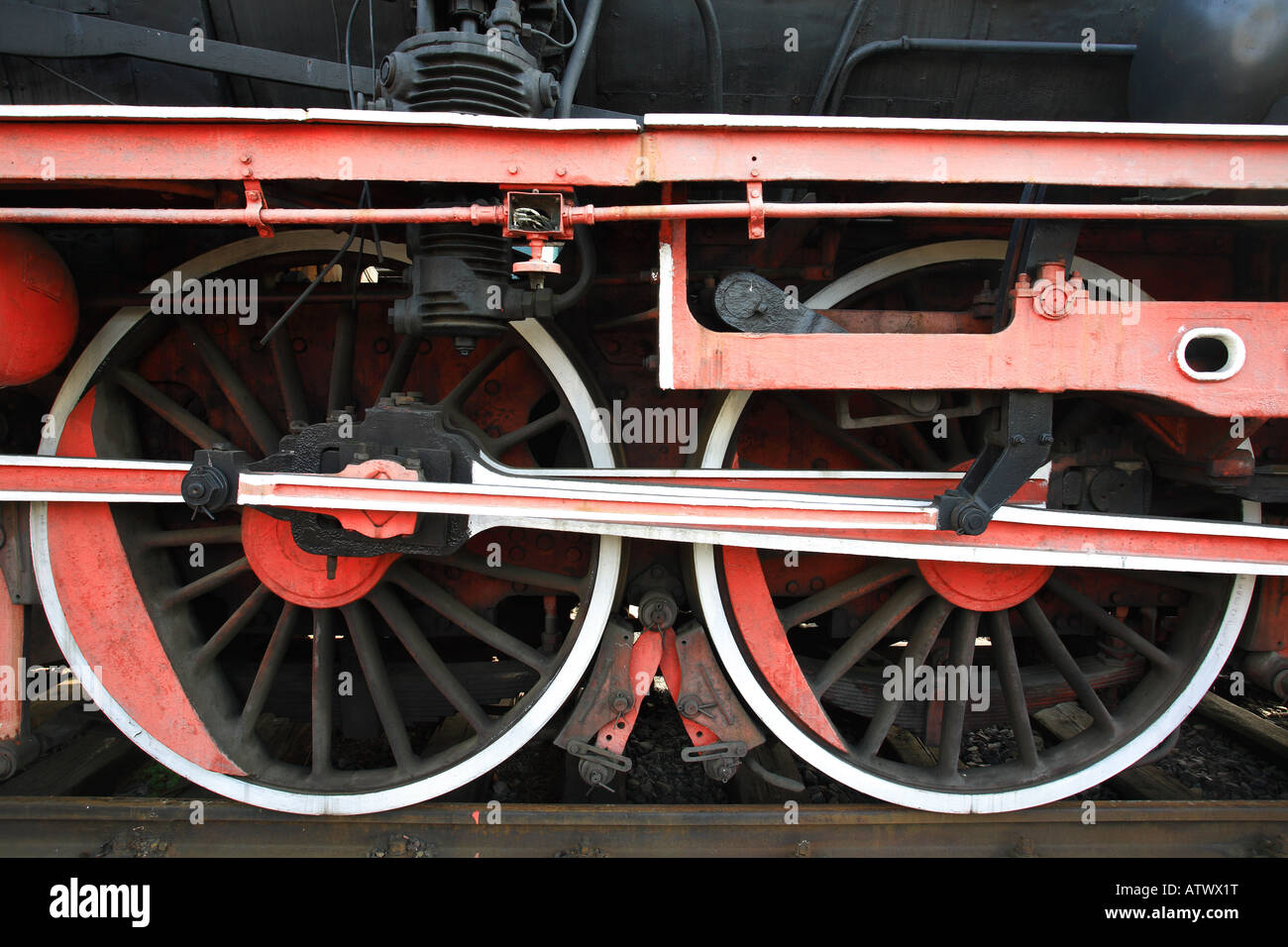 Steam engine steel wheels and propulsion mechanism Stock Photo - Alamy