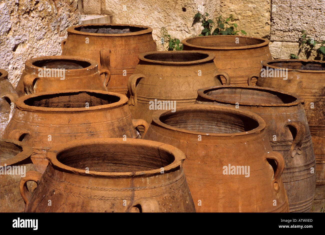 Greek pottery hi-res stock photography and images - Alamy