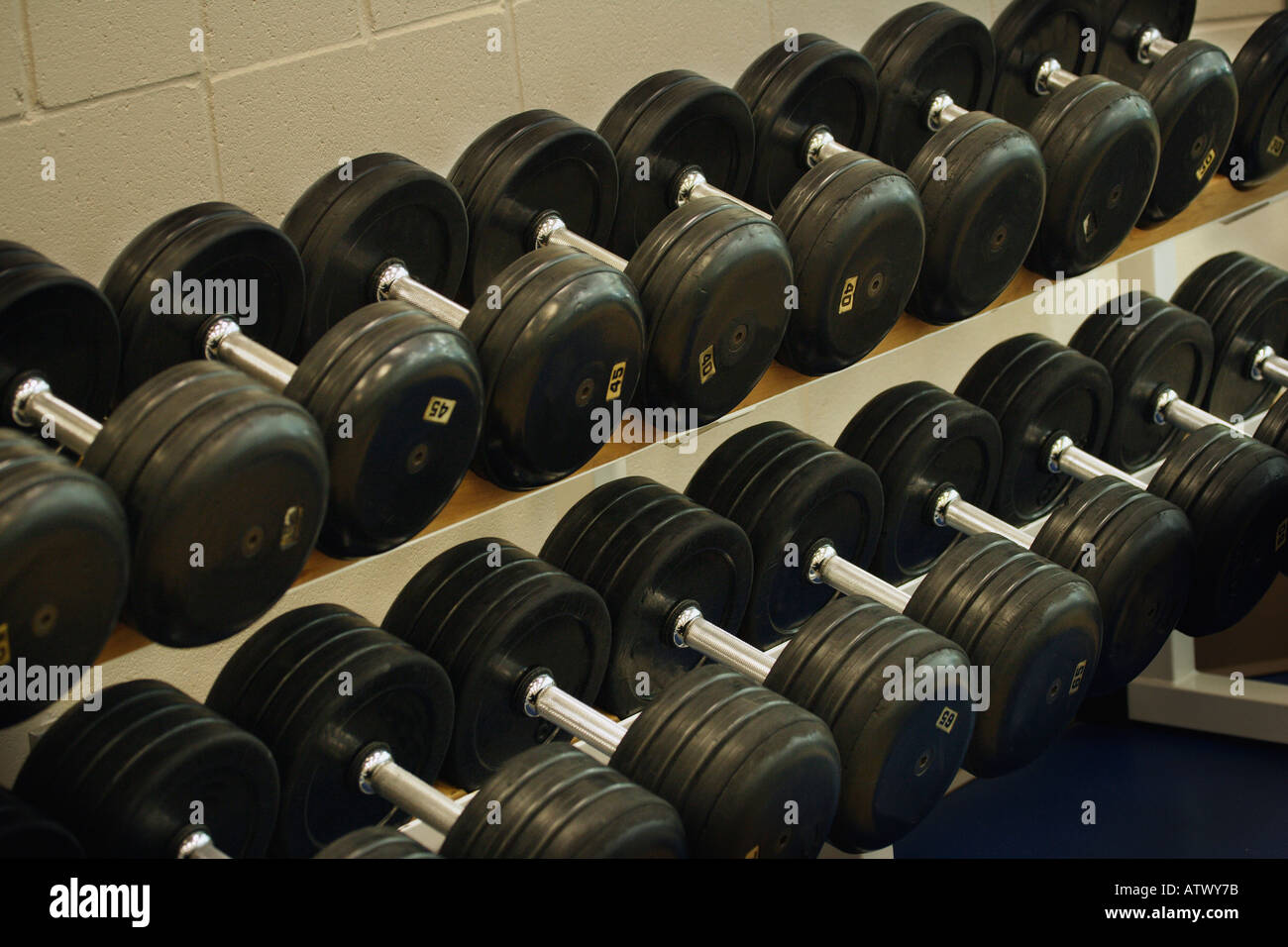 Heavier weights hi-res stock photography and images - Alamy